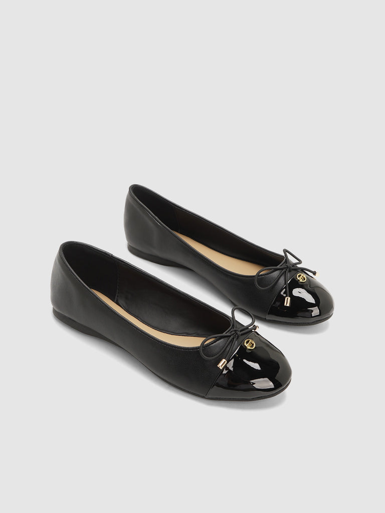 Calen Flat Ballerinas – Matthews