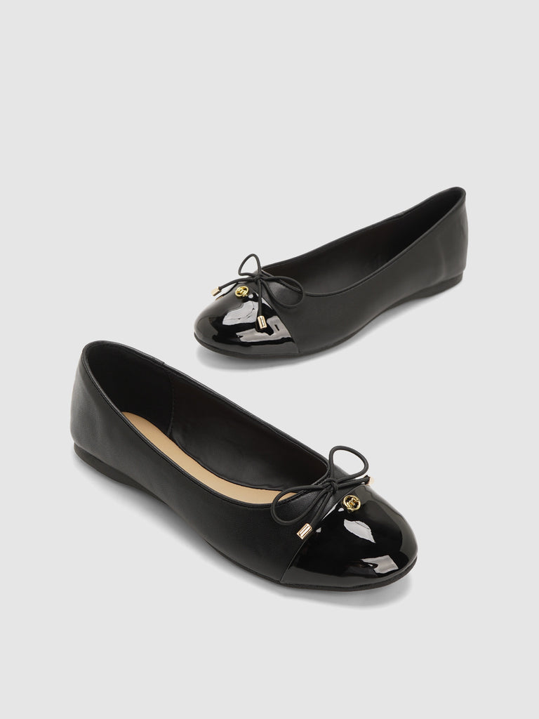 Calen Flat Ballerinas – Matthews